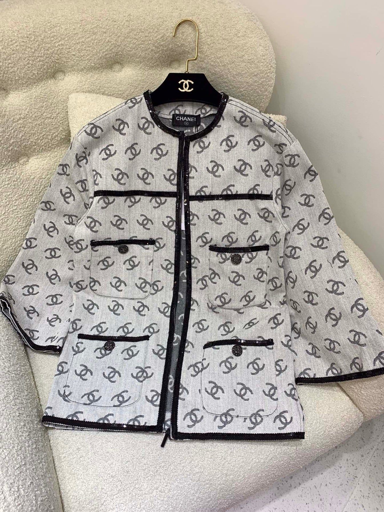 CHL Jacket Woman Jacquard & Sequins – SHOP N25