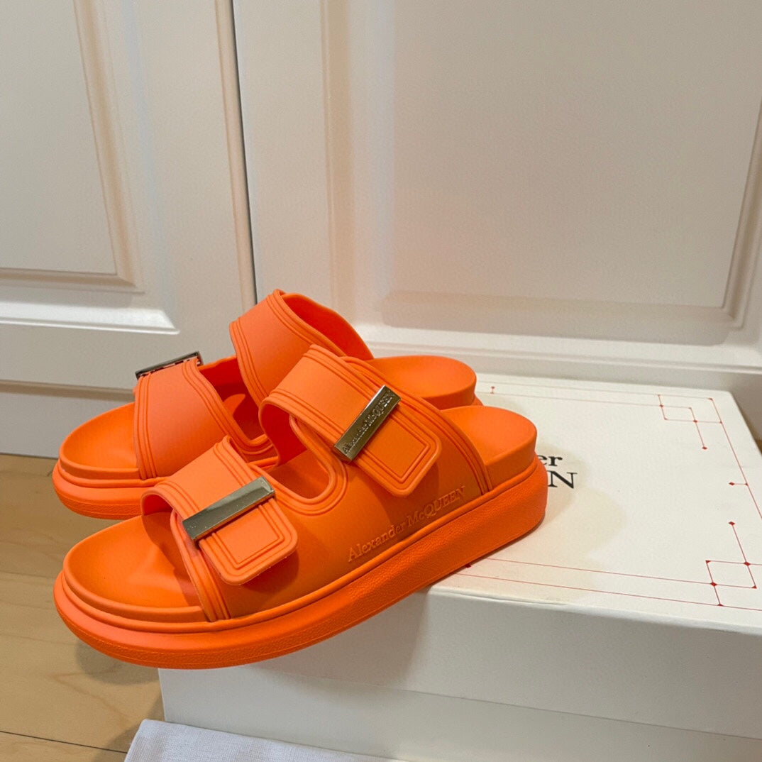 M*QUEEN Slippers 3 Color's Platform – SHU