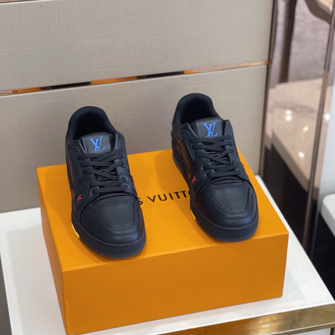 LU Sneakers Run Away – SHUZ